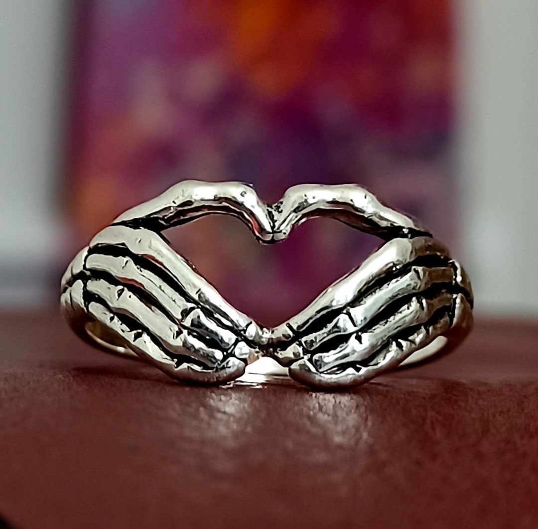 Skeleton Hands Ring, Heart Hands Ring, Gift for Boyfriend, Couples Ring ...