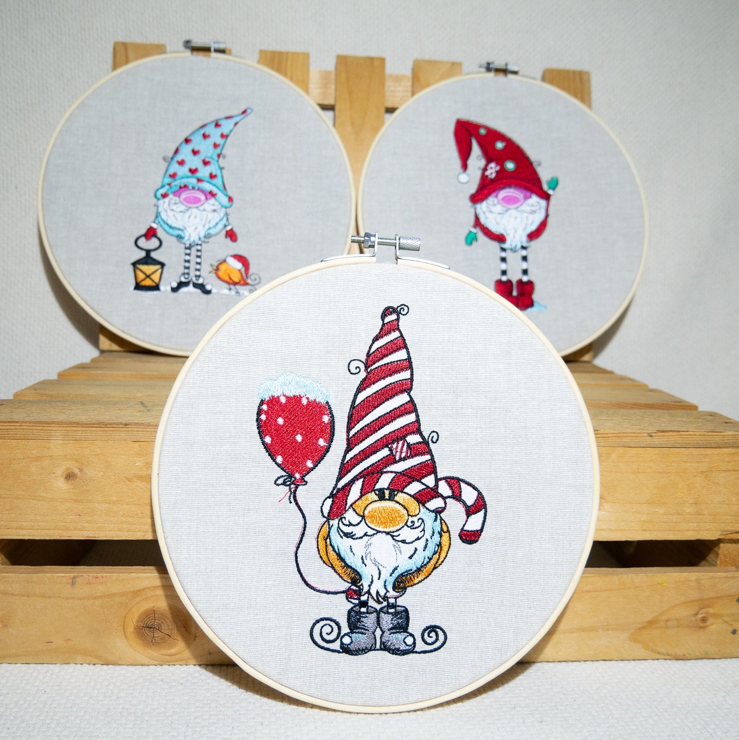 Elf With Balloon Multiple Sizes .DST File - Etsy