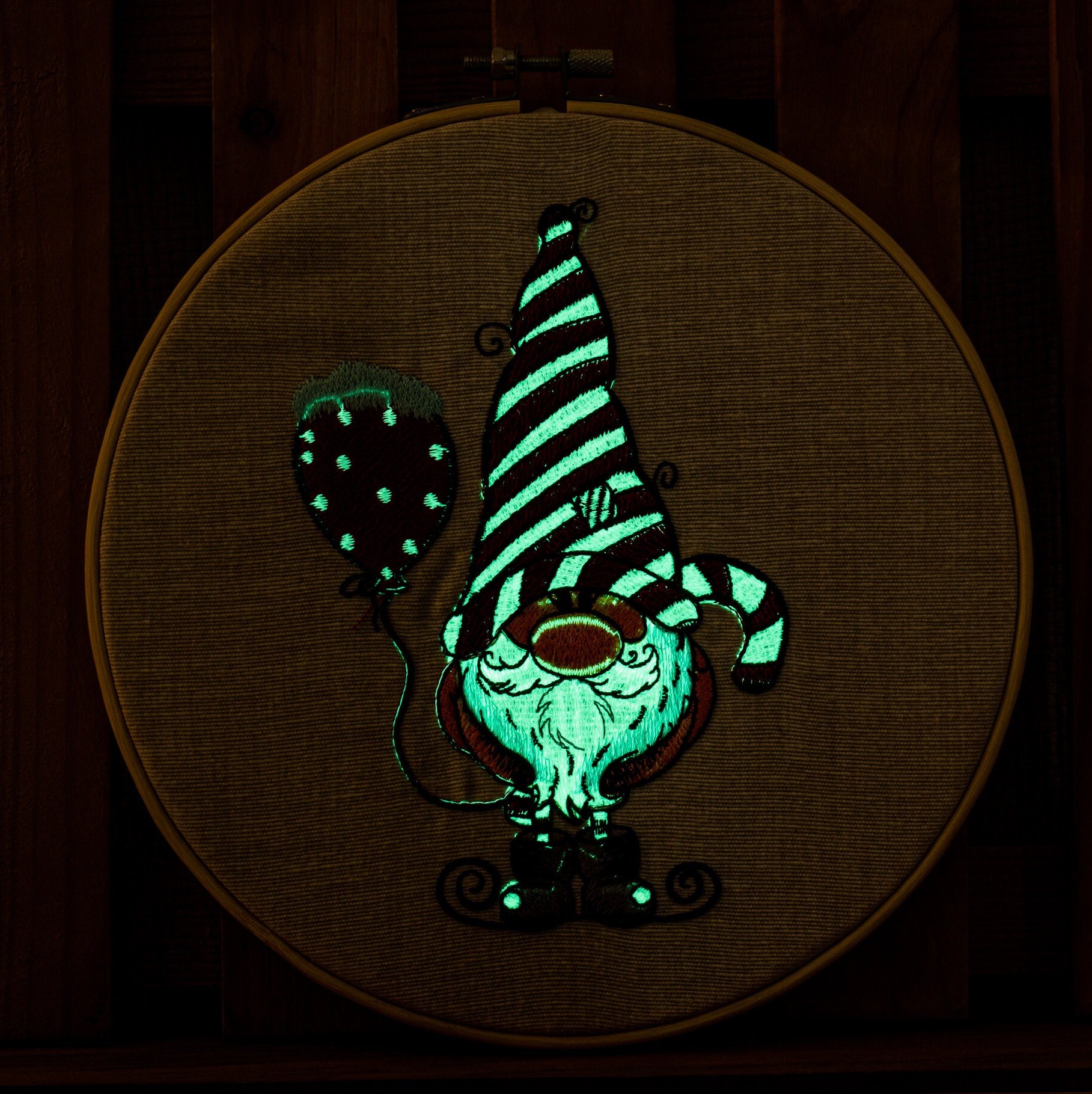 Elf With Balloon Multiple Sizes .DST File - Etsy