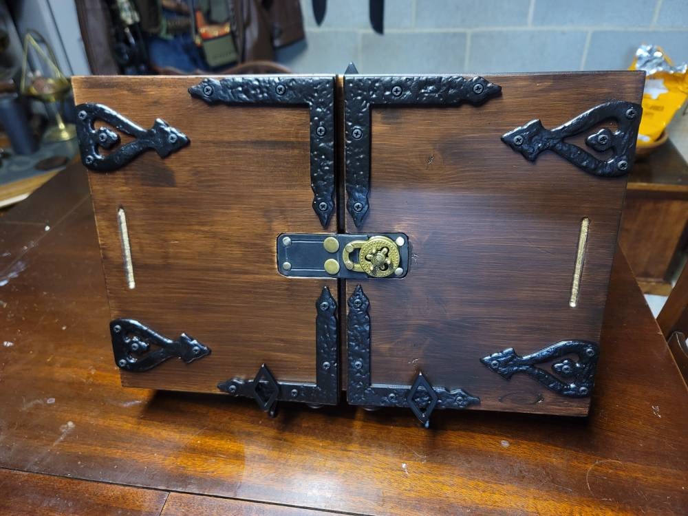 Custom Dungeon Master Screen - Etsy