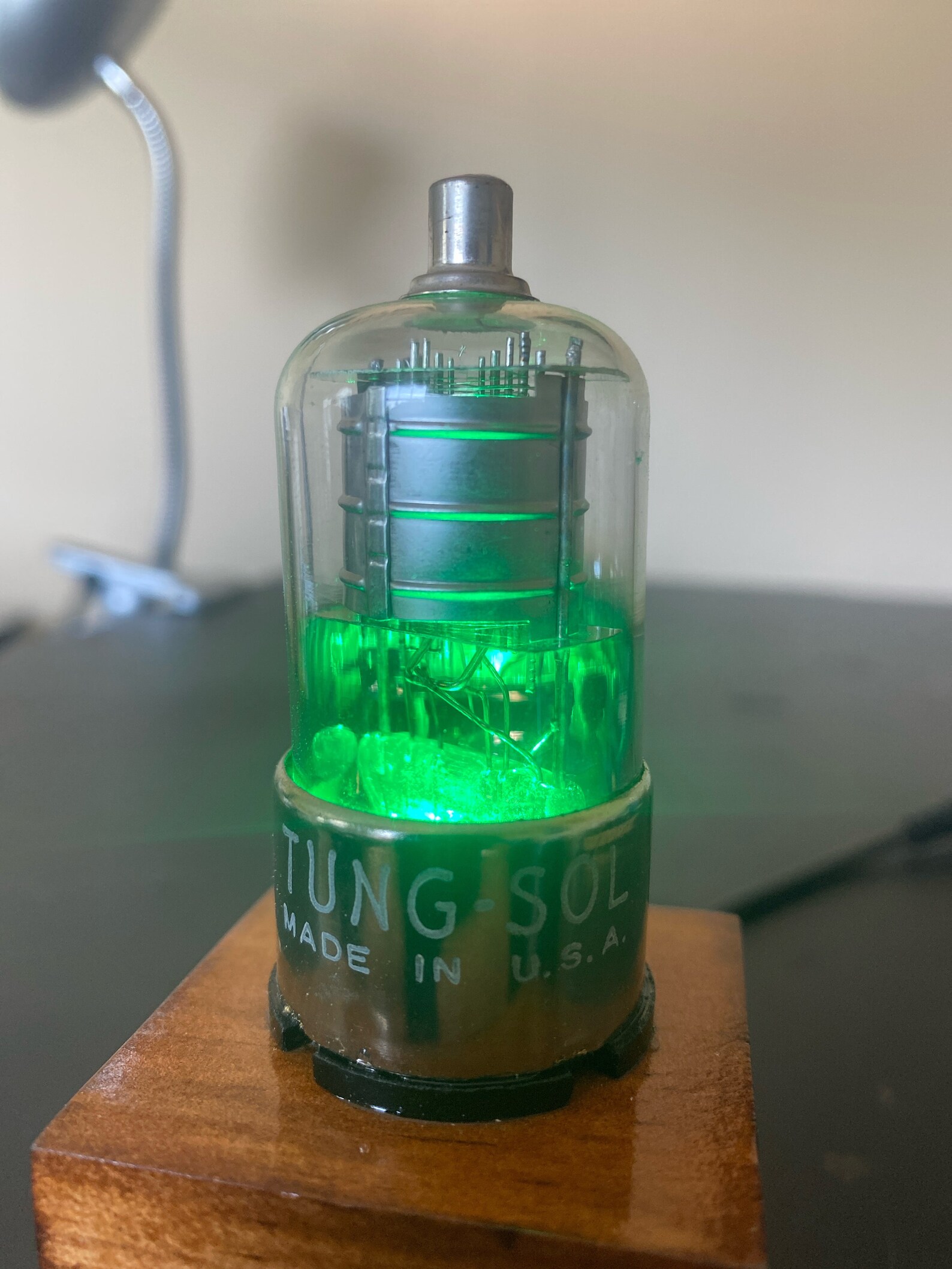 Mini Tung-sol Metal/plastic Base Vacuum Tube Nightlight With Green Leds ...