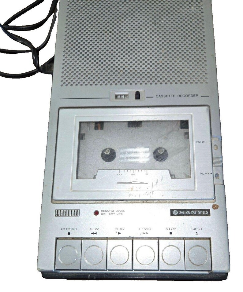 Vintage Sanyo Slim Line Portable Cassette Recorder Slim 5 AC/DC 1975 in ...