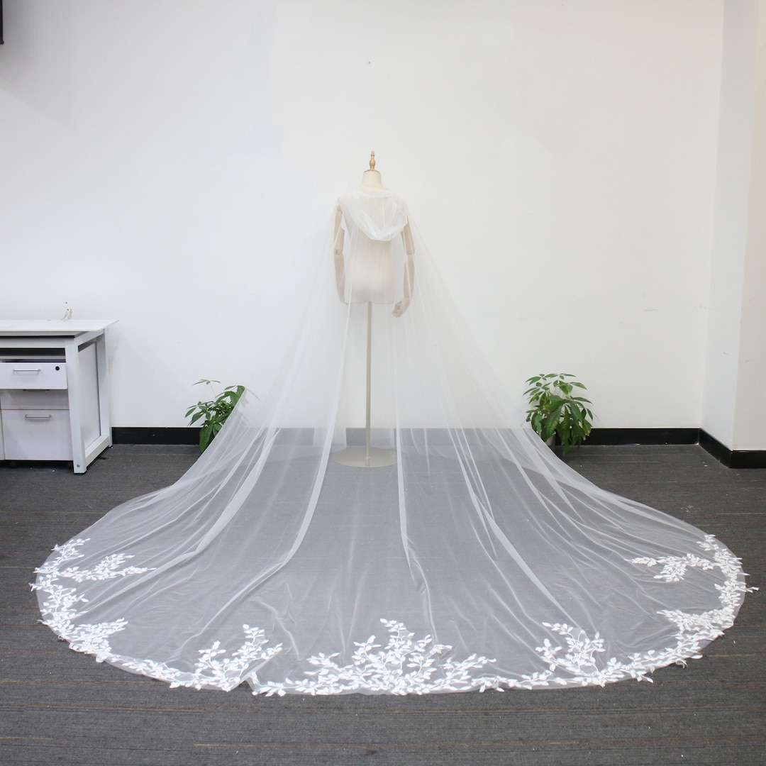 Leaf Lace Hooded Bridal Veil, Long Cathedral Veil, Vintage Forest Cape ...