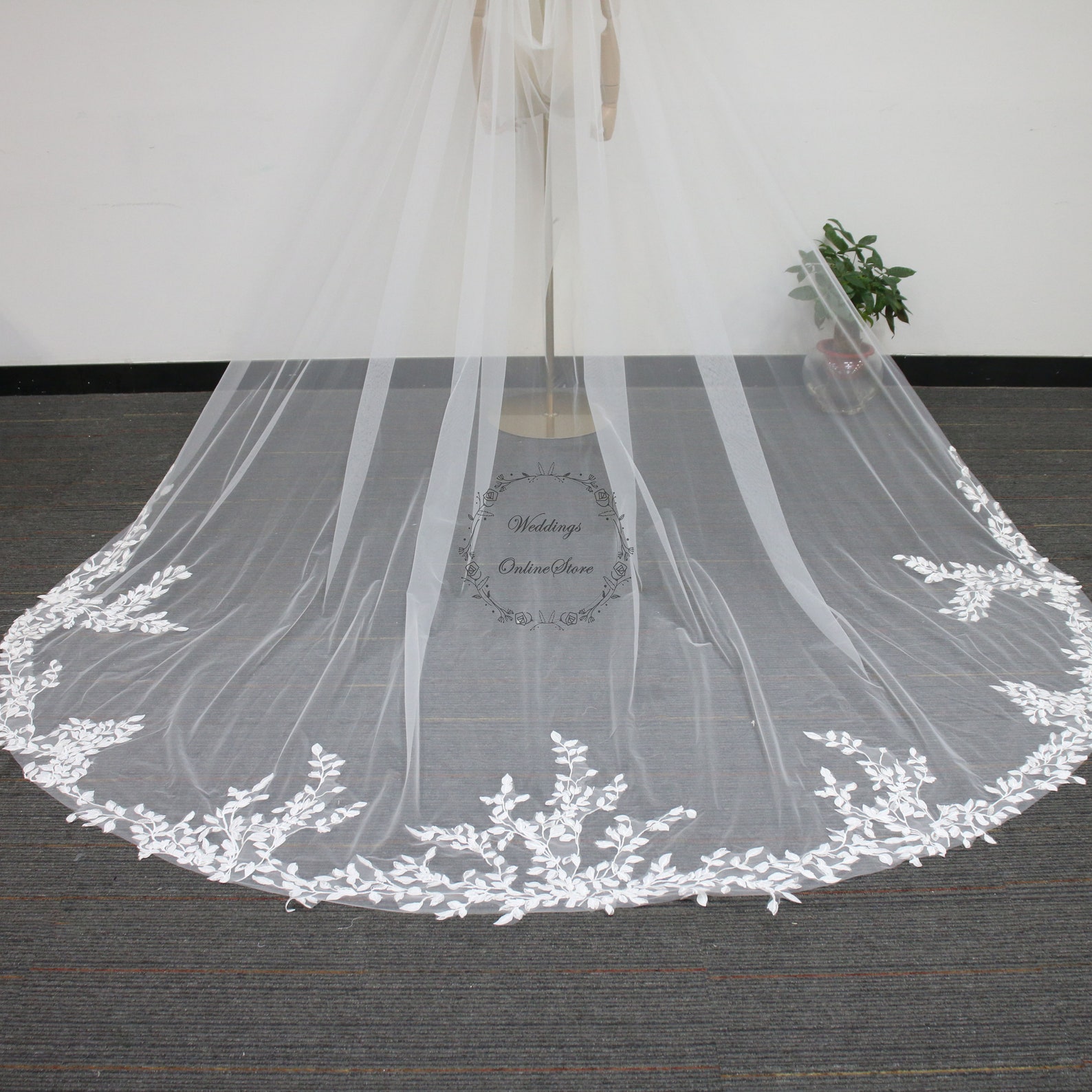 Leaf Lace Applique Bridal Veil, Forest Lace Drape Veil With Two Combs ...