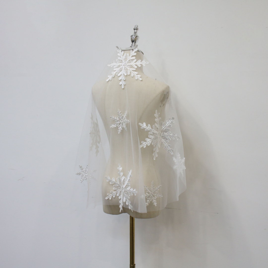 Winter Bridal Wedding Veil, Snowflake Lace Mantilla Veil, Soft Tulle Bridal Veil, Short Elbow ...