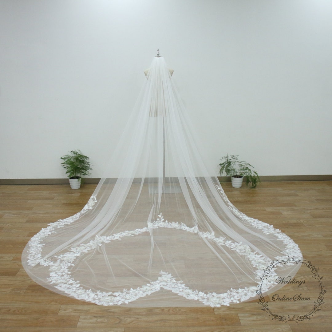Heart Wedding Veil, Floral Applique Veil, Ivory Tulle Veil, Romantic ...