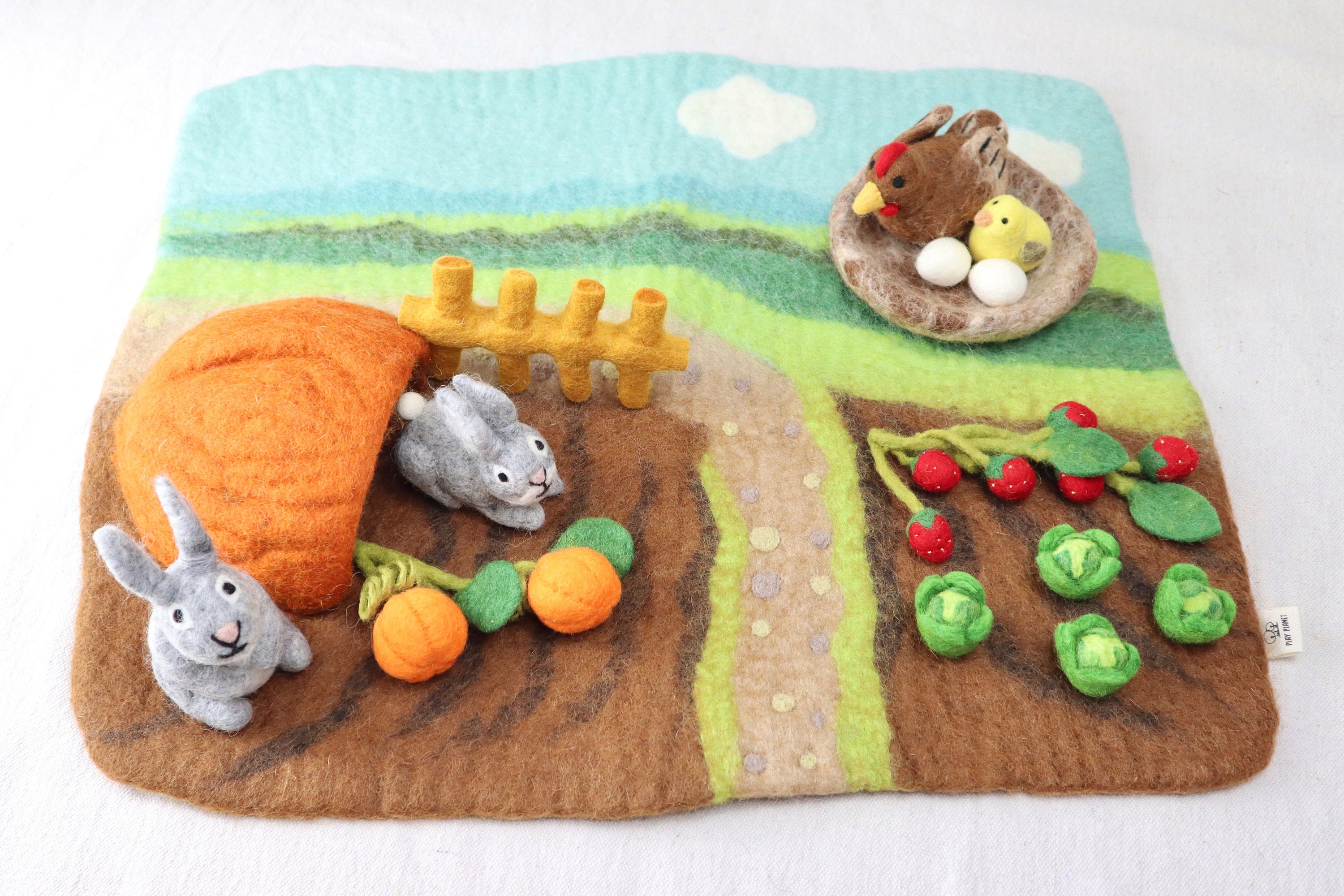 Felt Rustic Farm Animal Play Set Pretend Play, Needle Felt Play Mat, Waldorf Farm Play Set ...