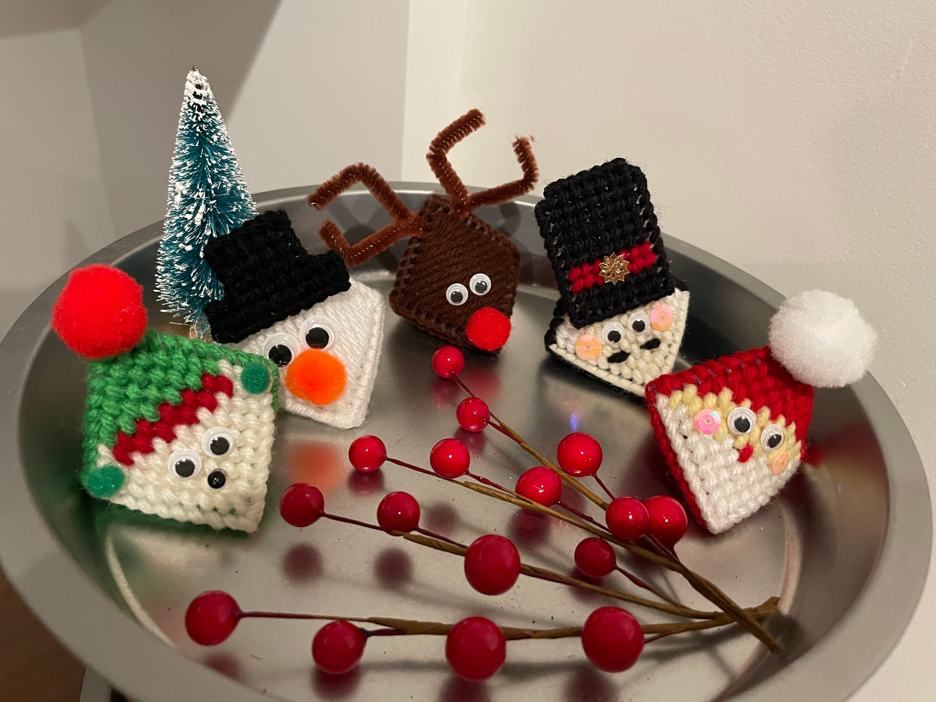 Plastic Canvas Santa Snowman Reindeer Squeezie Cheeks - Etsy