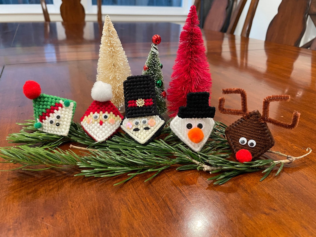 Plastic Canvas Santa, Snowman, Reindeer Squeezie Cheeks - Etsy