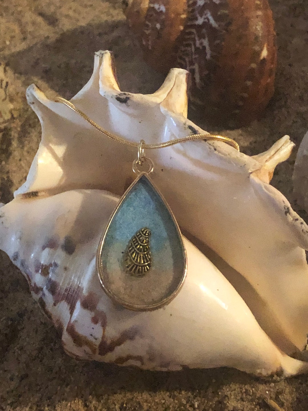 Resin Sea Shell Pendant - Etsy
