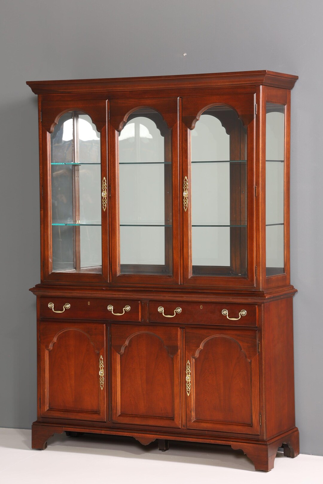 Beautiful Original Drexel Heritage Display Cabinet Bookcase USA Cabinet ...