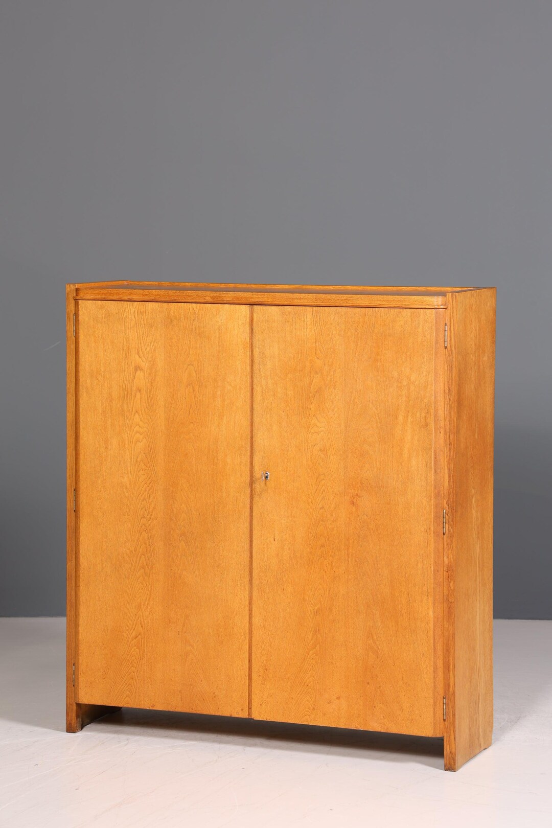 Simple Mid Century Cabinet Vintage Highboard Retro Laundry Cabinet ...