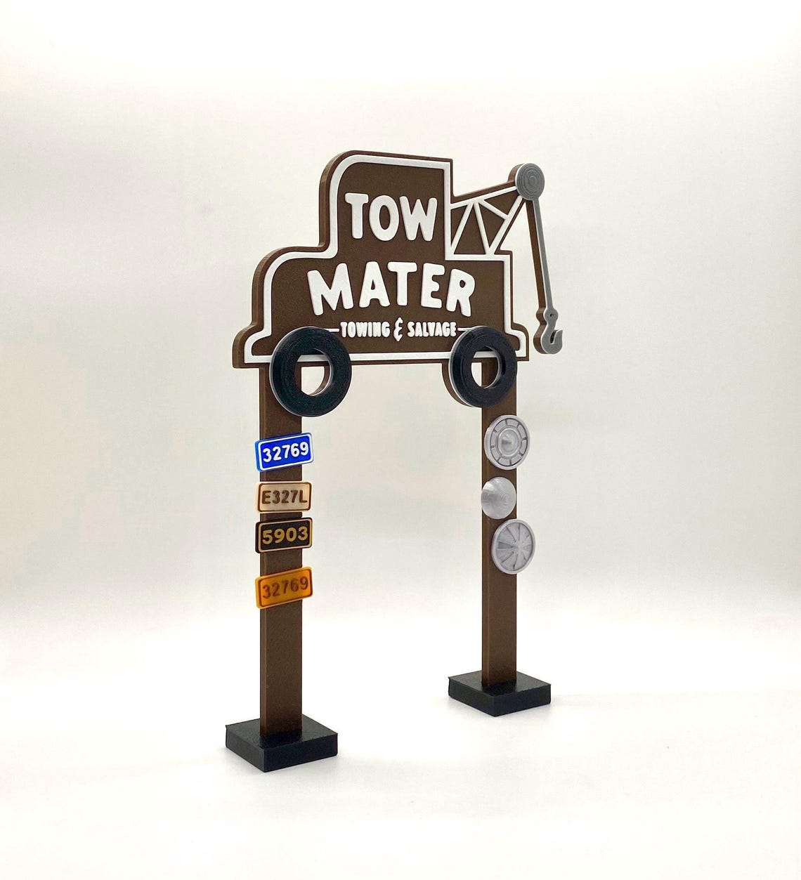 Tow Mater Towing and Salvage Inspired Cars Disneyland/disney World ...
