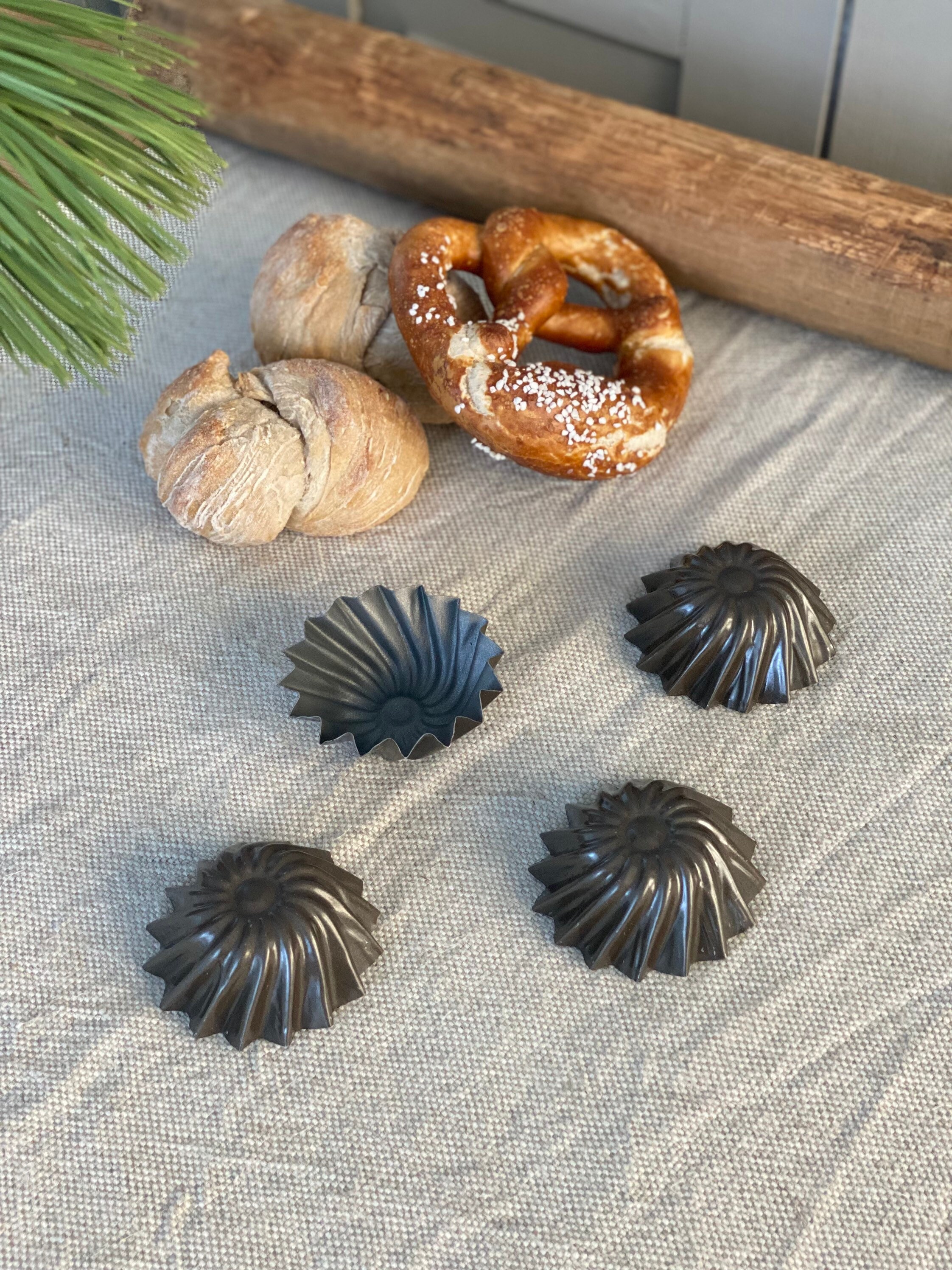 Set 4 Pieces / Vintage Metal Moulds / Baking Cups / Food Photography ...