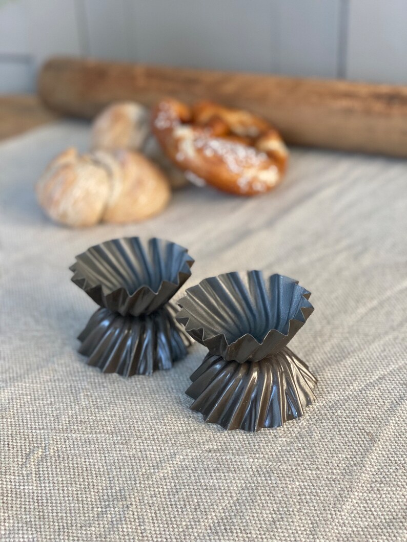 Set 4 Pieces / Vintage Metal Moulds / Baking Cups / Food Photography ...