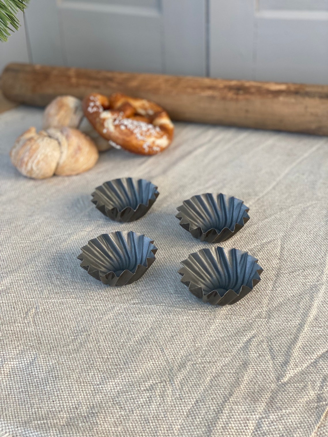 Set 4 Pieces / Vintage Metal Moulds / Baking Cups / Food Photography ...