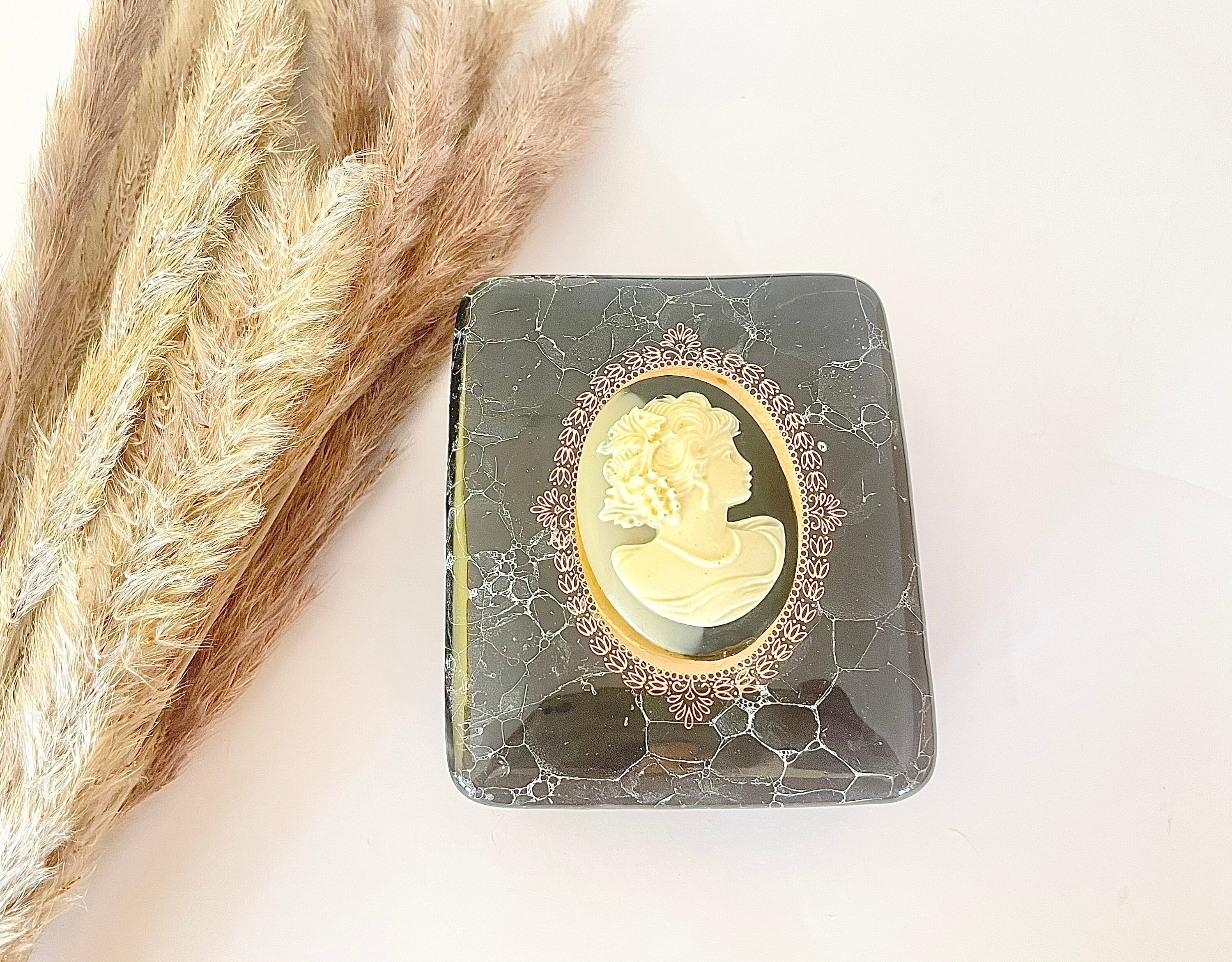 Cameo jewelry box store