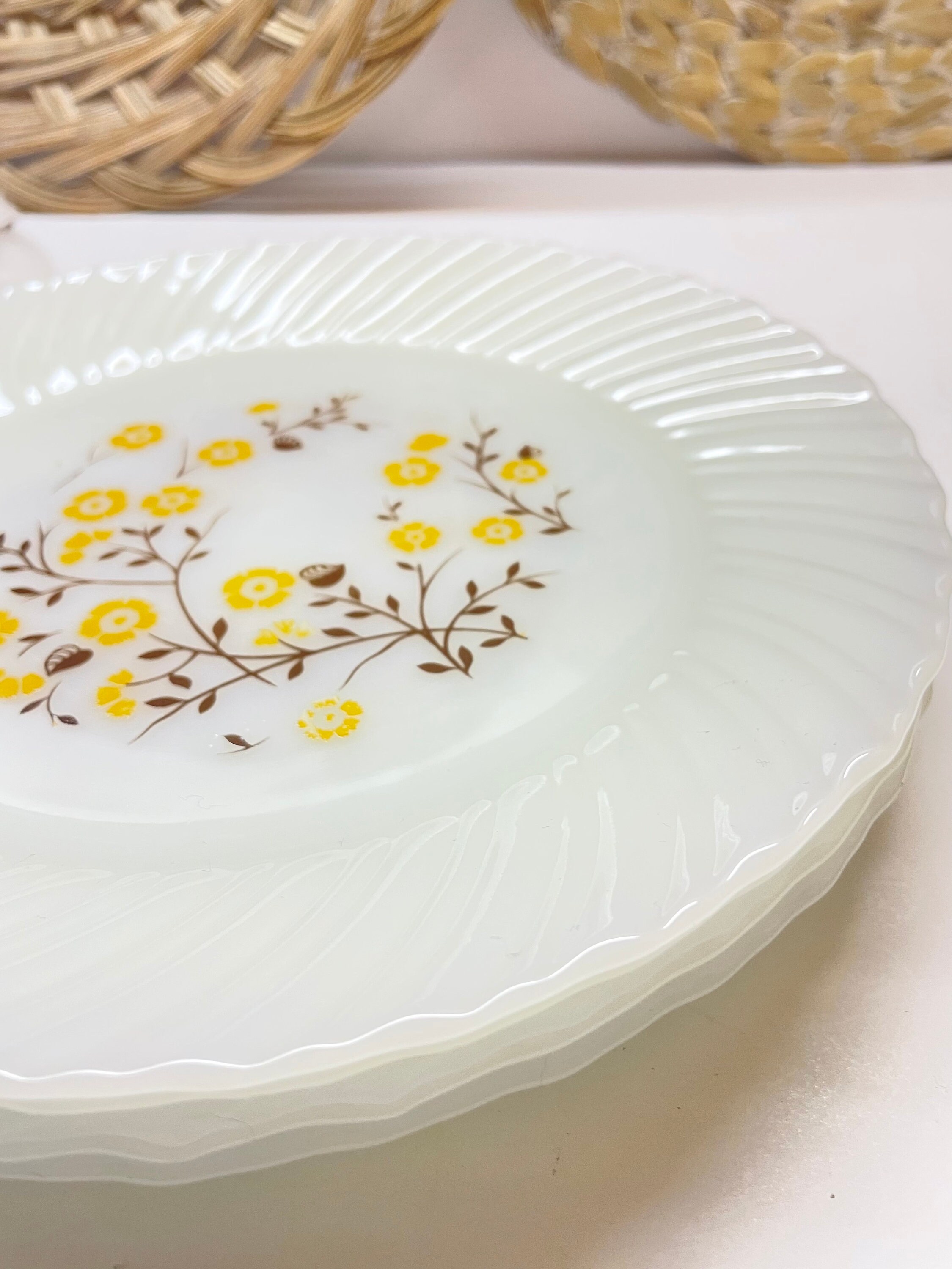 Set of 4 Vintage Termocrisa Milk Glass Dinner Plates Glass | Etsy