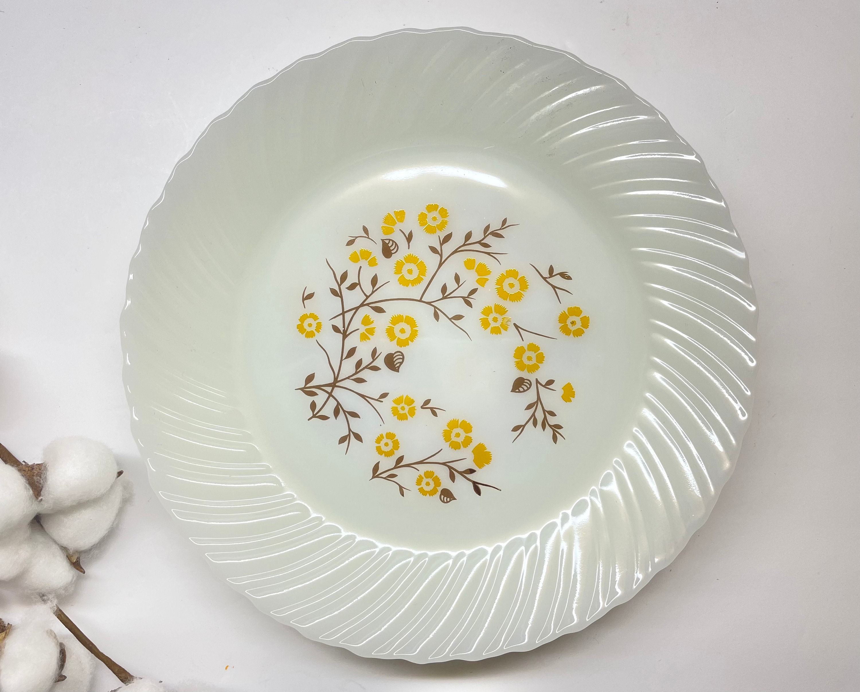 Set of 4 Vintage Termocrisa Milk Glass Dinner Plates Glass | Etsy