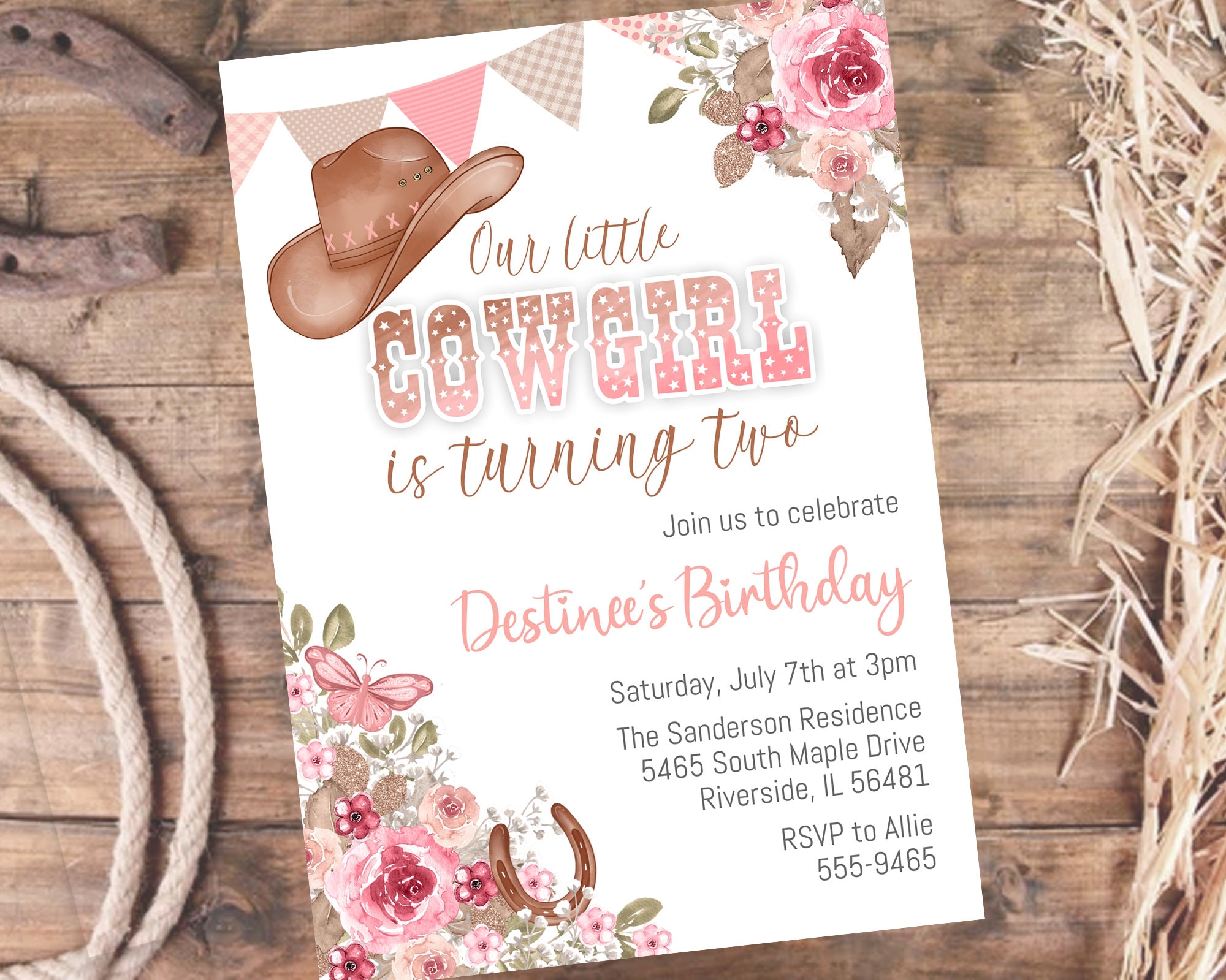 Invitación de cumpleaños de vaquera con sombrero de vaquero, botas y ...