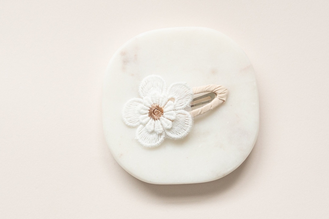 NEW LARGE DAISY Hair Clip, Baby Girl Hair Clips, Girl Hair Accessory ...