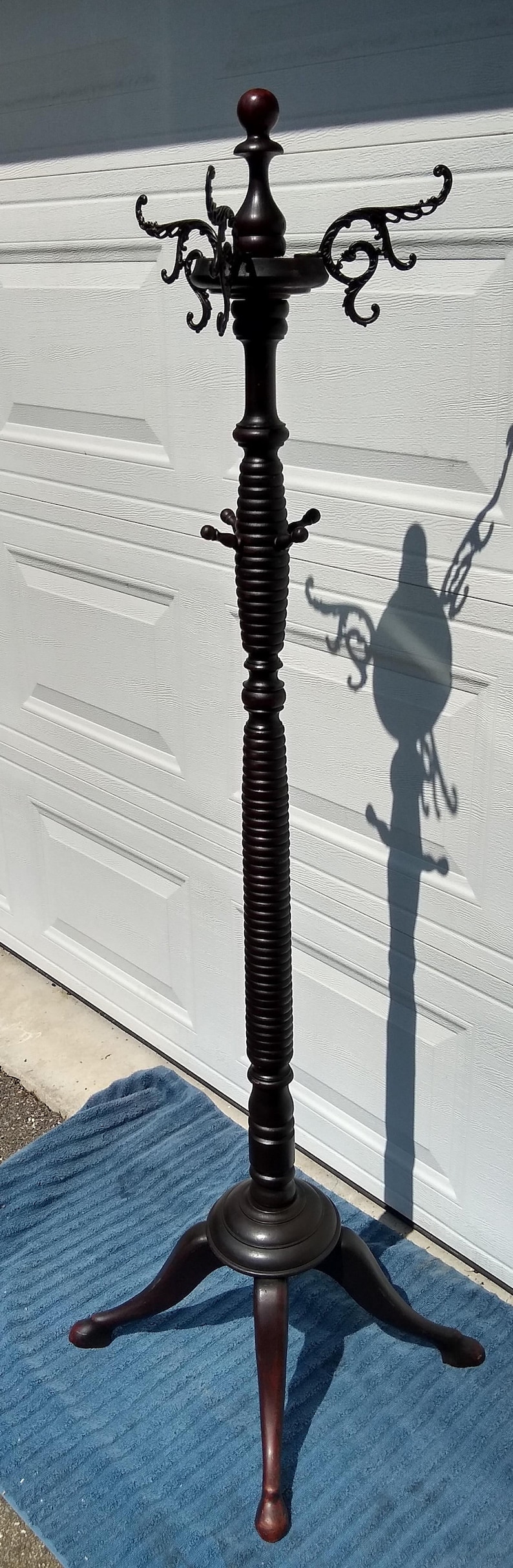 Wonderful Gorgeous Victorian Antique Mahogany Color Ornate Hand Crafted ...