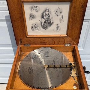 Museum Find! Fantastic 1880's Ornate Regina Hand Carved Oak Music Box ...