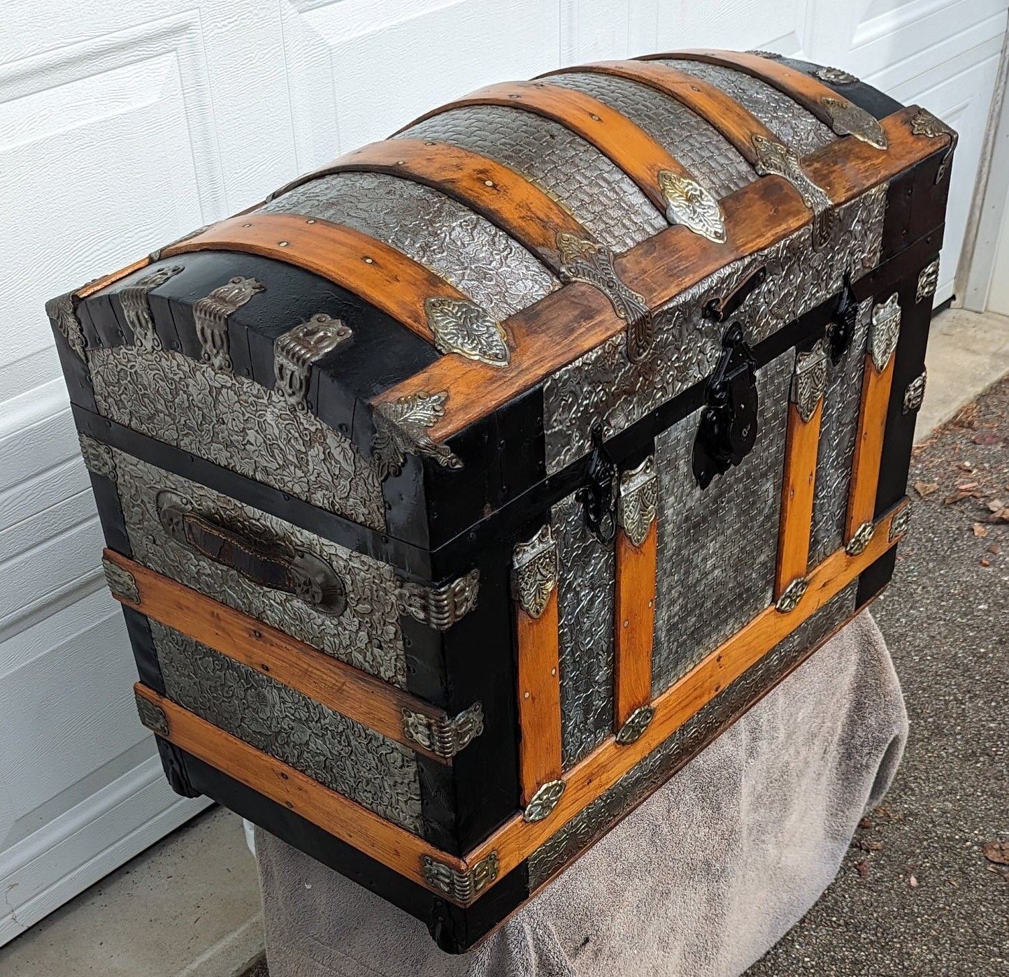 RARE Museum Find! Stunning 1800's Wood and Tin Immigrant Steamer Trunk ...