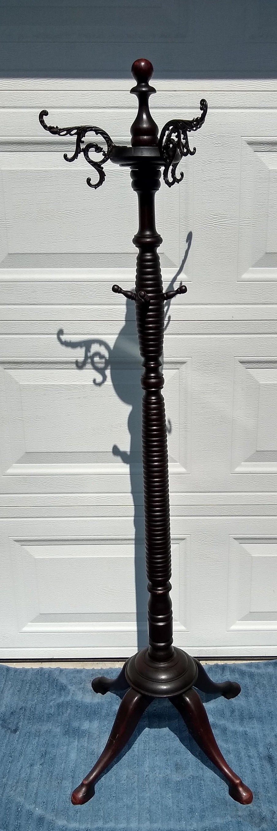 Wonderful Gorgeous Victorian Antique Mahogany Color Ornate Hand Crafted ...