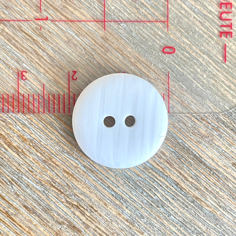 20MM 4 Vintage White Milky Buttons for Knitting Sewing 2hole No Rim ...