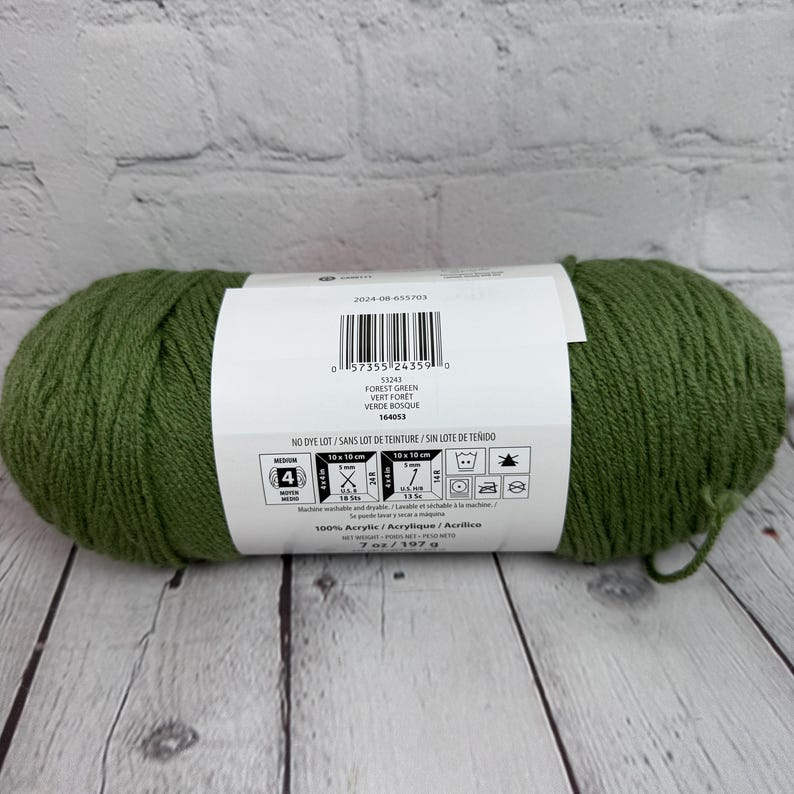 Bernat Super Value Yarn, Worsted Weight Acrylic Yarn, Knitting ...
