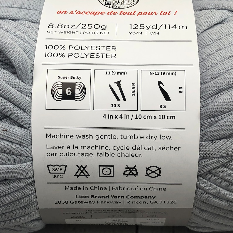 Lion Brand Cover Story Lazy Days is a Super Bulky Polyester Yarn in ...