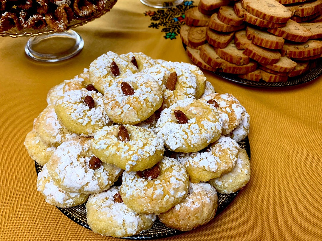 COCONUT COOKIES MOROCCAN Cookies, Delicious Biscuits, Moroccan Food ...