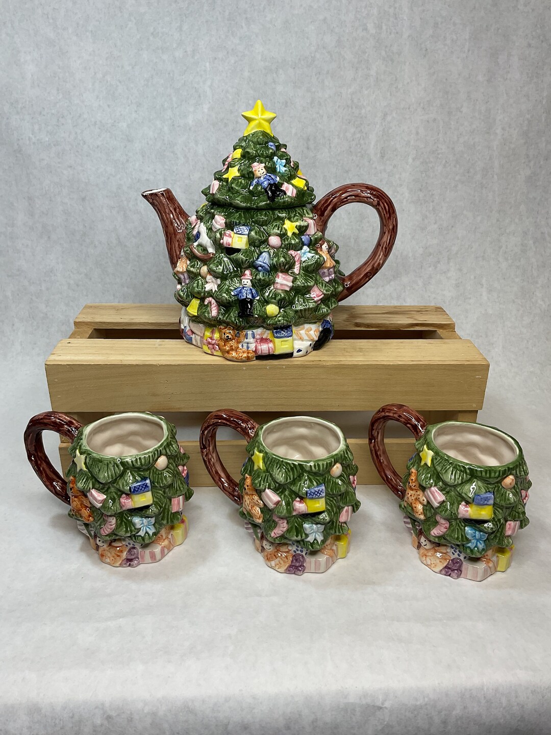 Vintage Christmas Tree Teapot With 3 Matching Mugs - Etsy