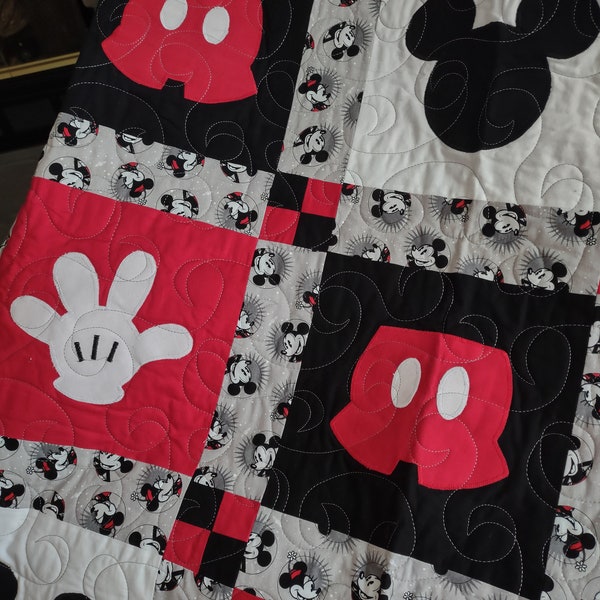 Mickey Mouse Quilt - Etsy