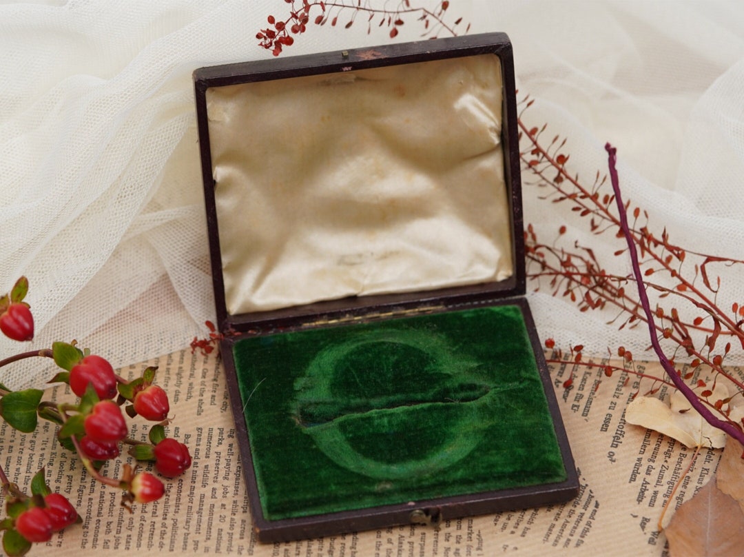 Antique Leather Brooch Box, Antique Presentation Box, Antique Leather ...