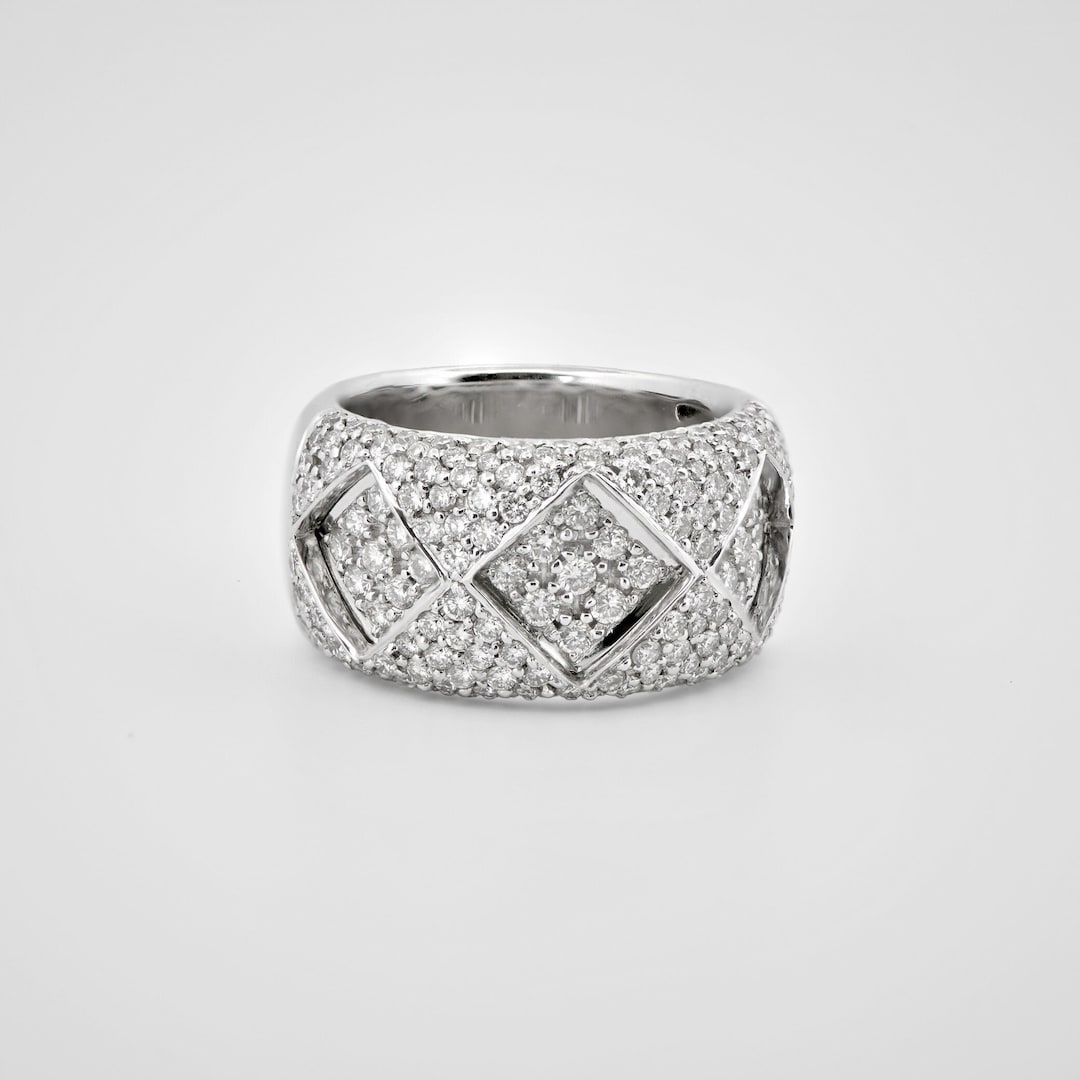 18K White Gold Ornamental Design Diamond Wedding Band - Etsy