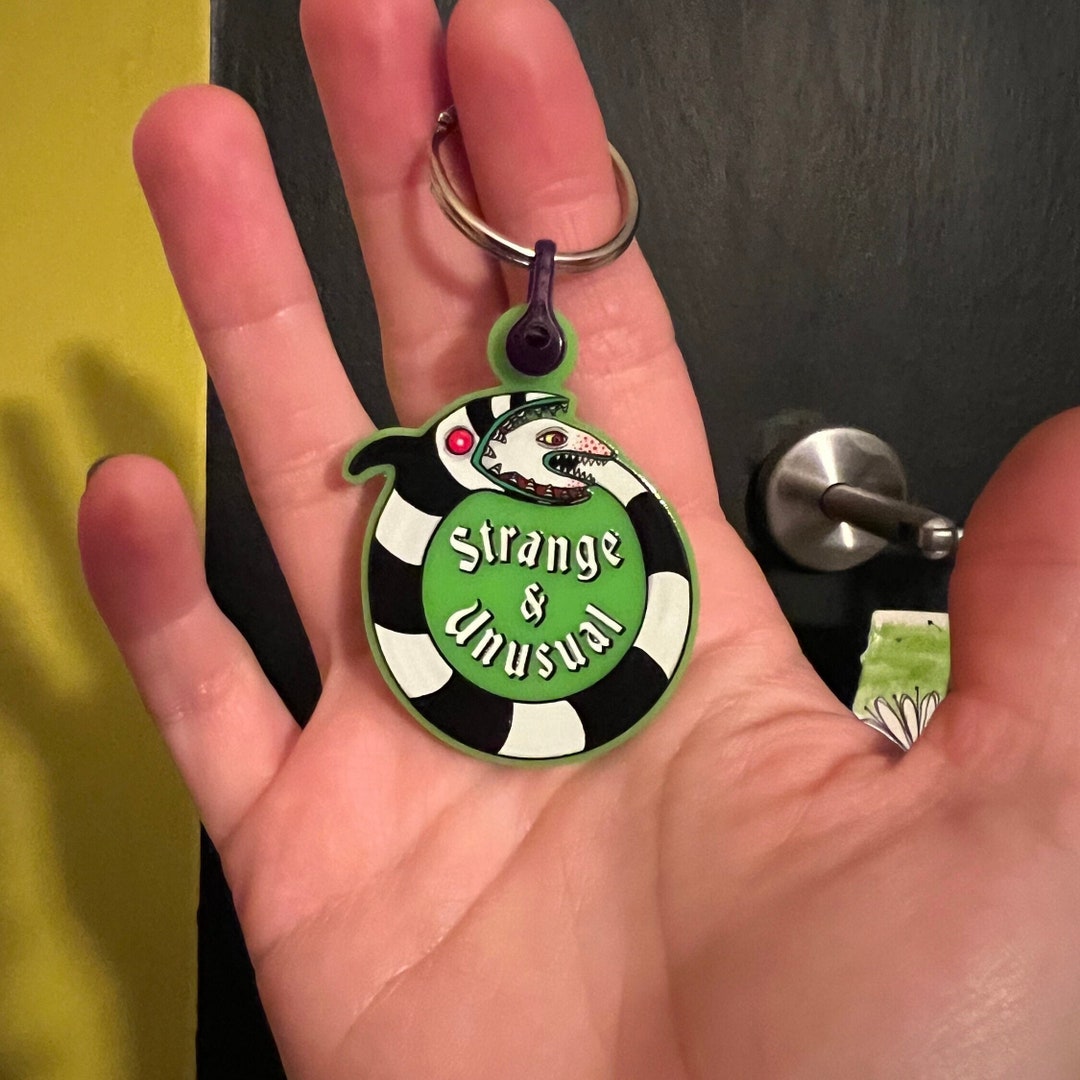 Strange and Unusual Acrylic Keychain, Sandworm Accessory, Animated ...