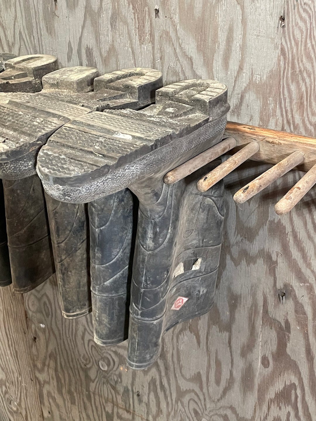 1 Vintage 6 Pair Rubber Mud Boot Wall Storage Rack 51-1/4” X 7-1/4” Row ...