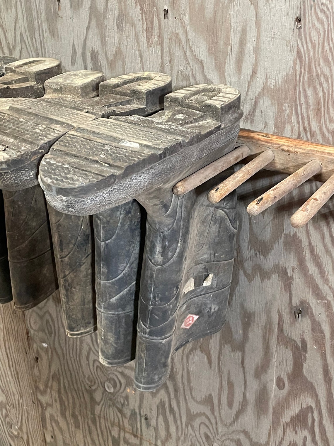 1 Vintage 6 Pair Rubber Mud Boot Wall Storage Rack 51-1/4 X 7-1/4 Row ...