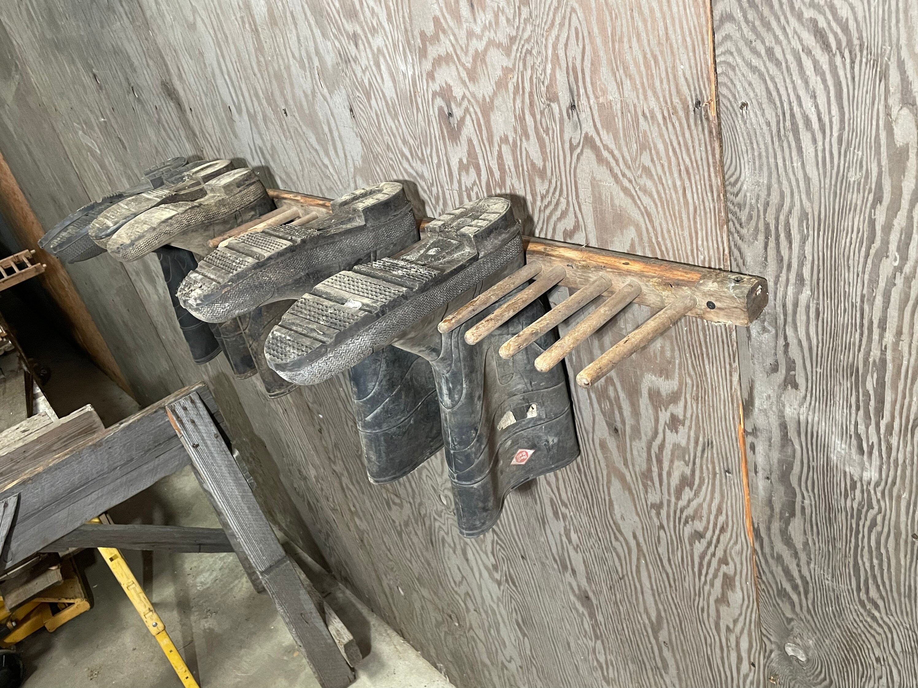 1 Vintage 6 Pair Rubber Mud Boot Wall Storage Rack 51-1/4 X 7-1/4 Row ...