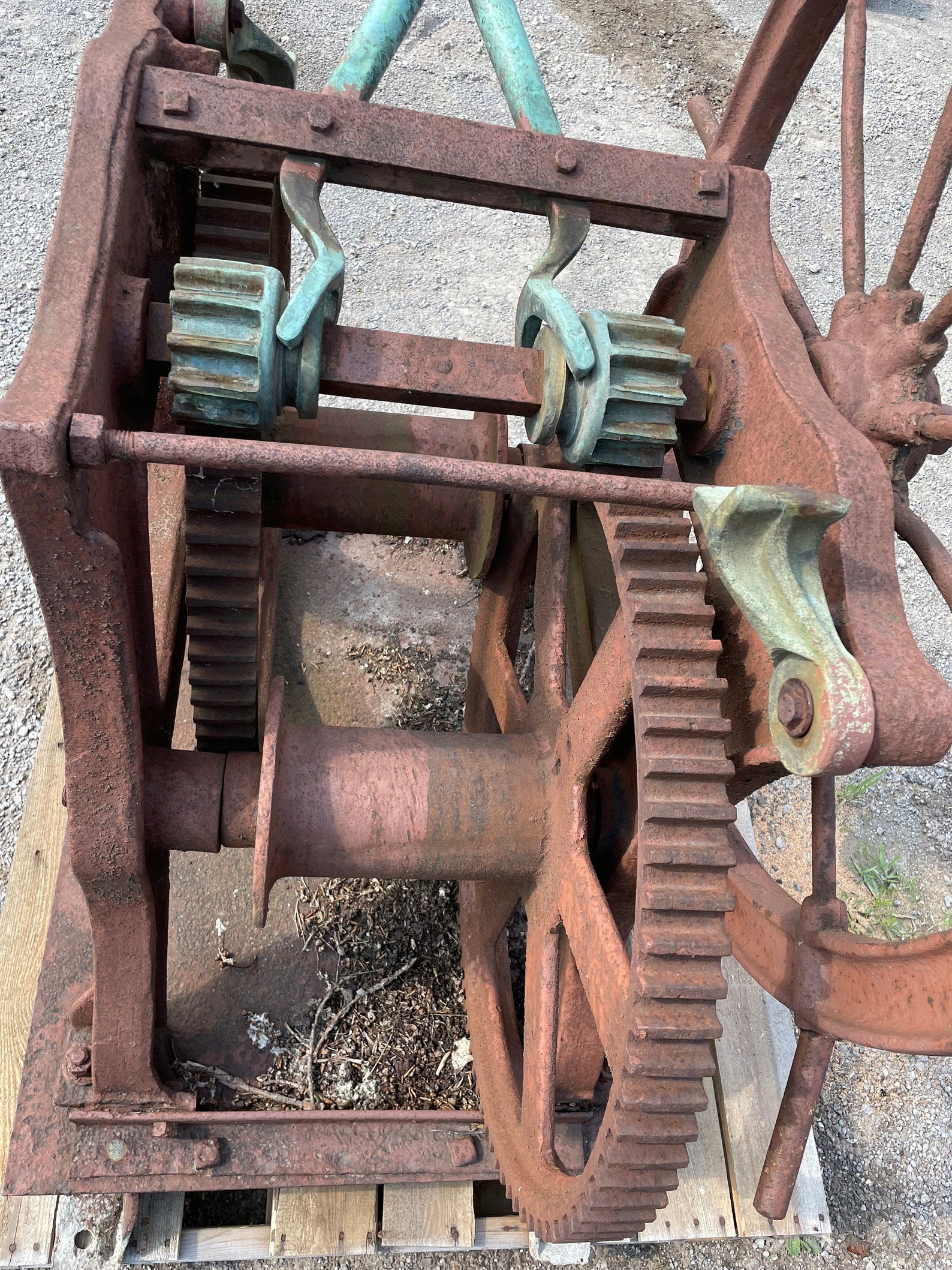 Maritime Antique 53” Ships Wheel & Functional Steering Assembly Cast ...
