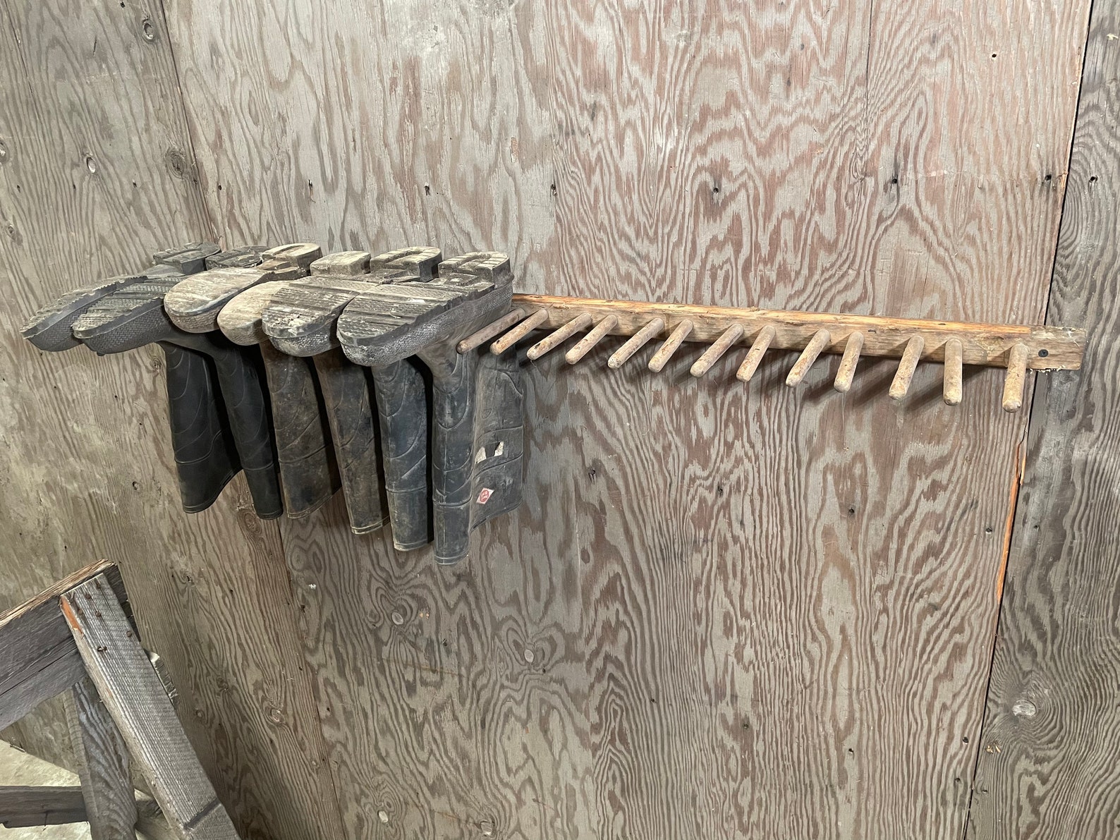 1 Vintage 6 Pair Rubber Mud Boot Wall Storage Rack 51-1/4” X 7-1/4” Row ...