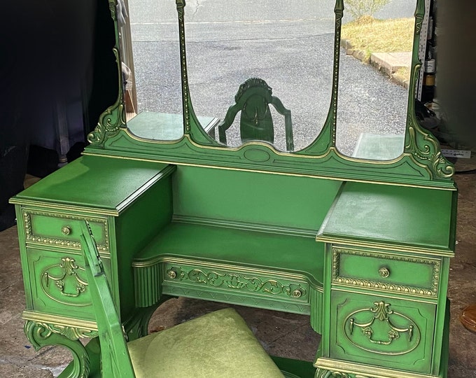 Queen Anne Vanity Dressing Table Makeup Vanity 1920s/30s, PICKUP Only ...