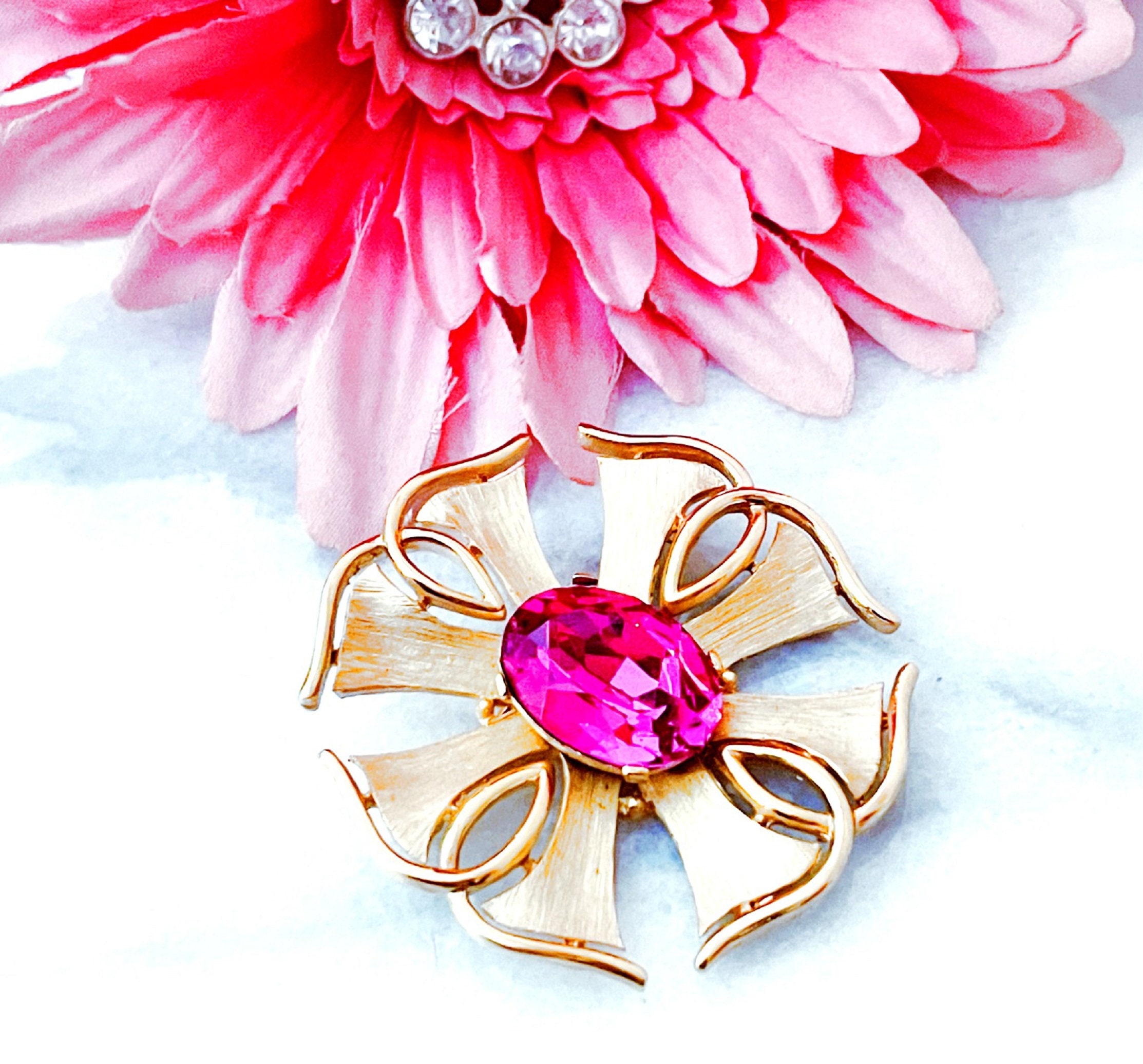 Vintage Crown Trifari Fuchsia Pink Maltese Cross Brooch Pin - Etsy