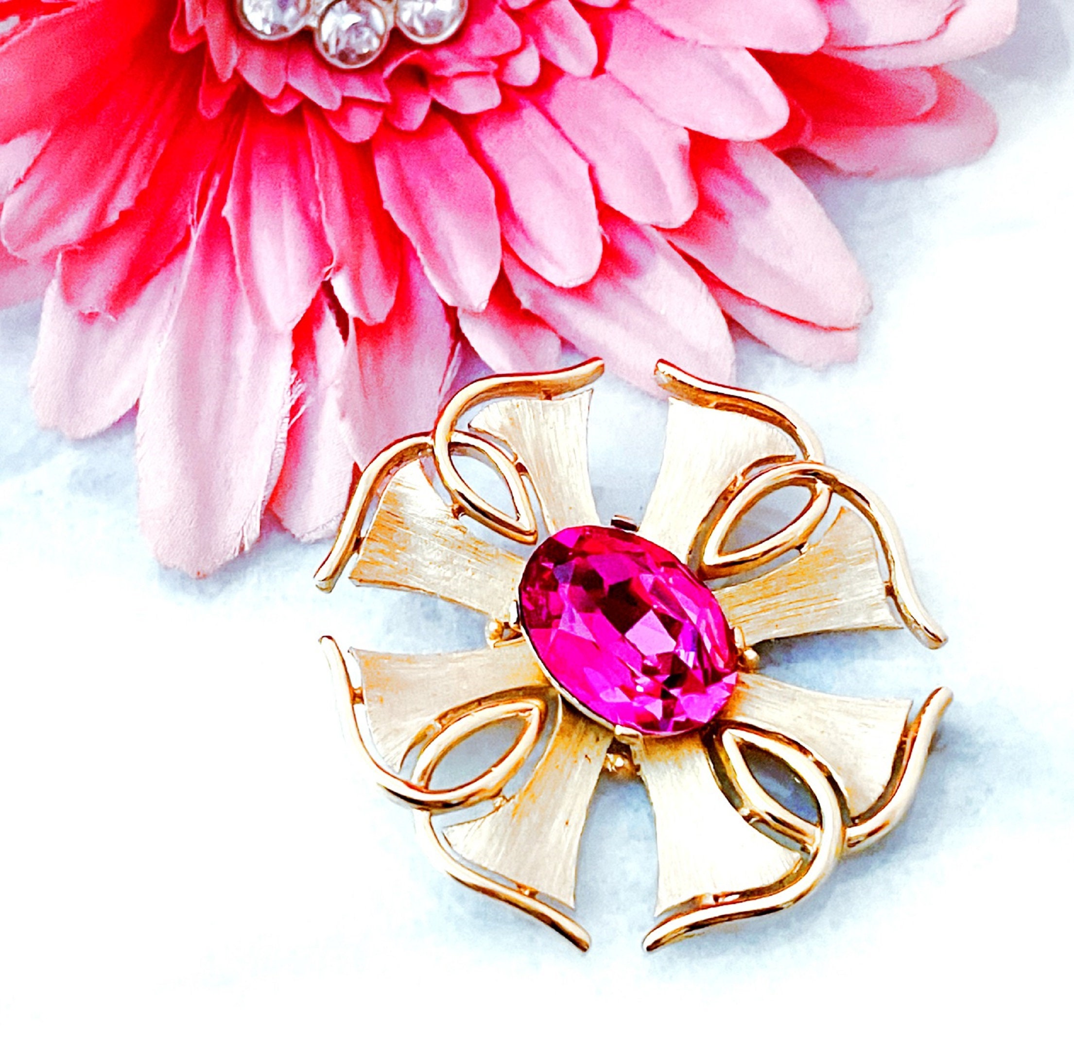 Vintage Crown Trifari Fuchsia Pink Maltese Cross Brooch Pin - Etsy