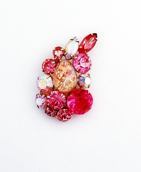 Vintage pink opal brooch - Gem