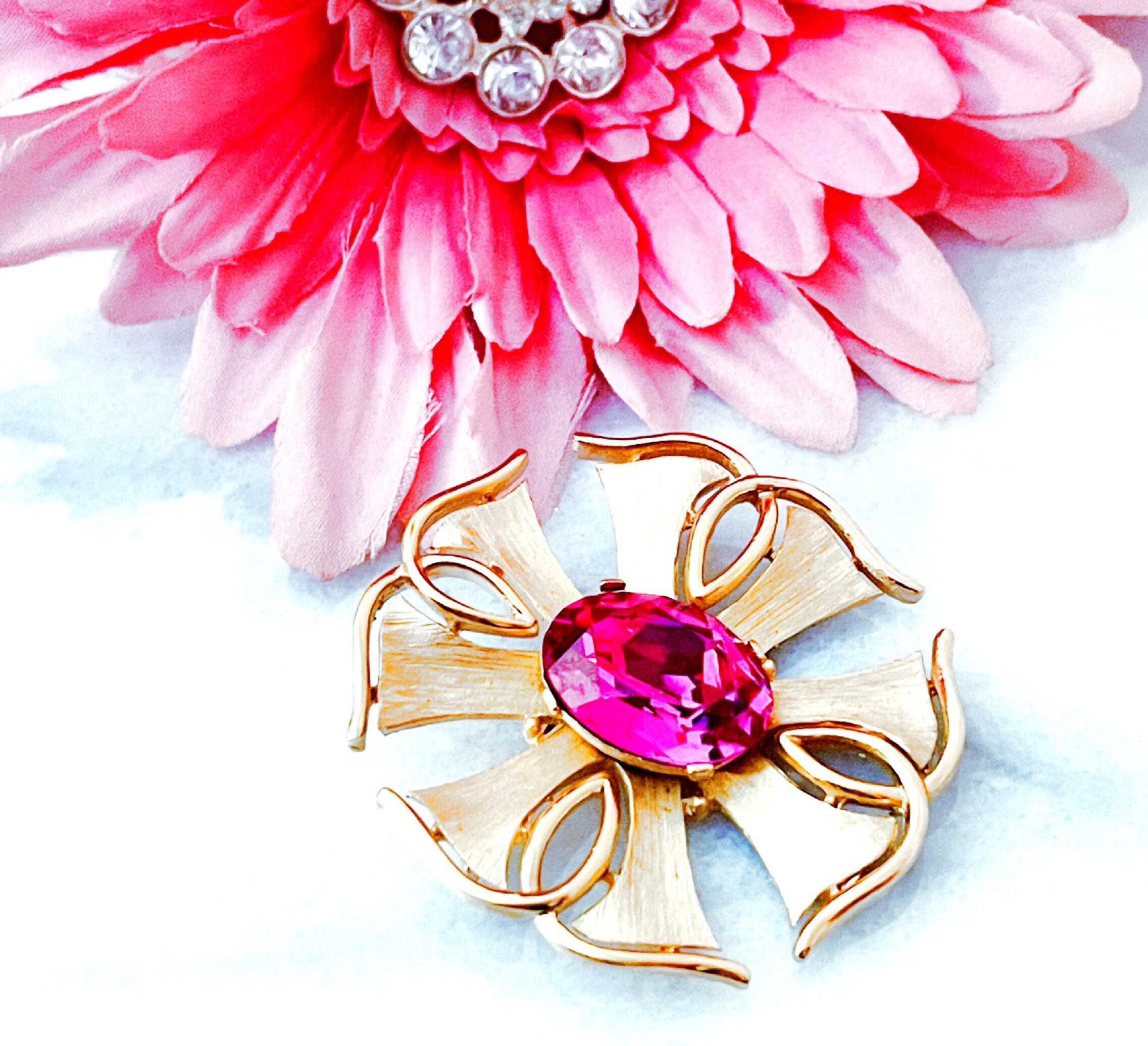 Vintage Crown Trifari Fuchsia Pink Maltese Cross Brooch Pin - Etsy