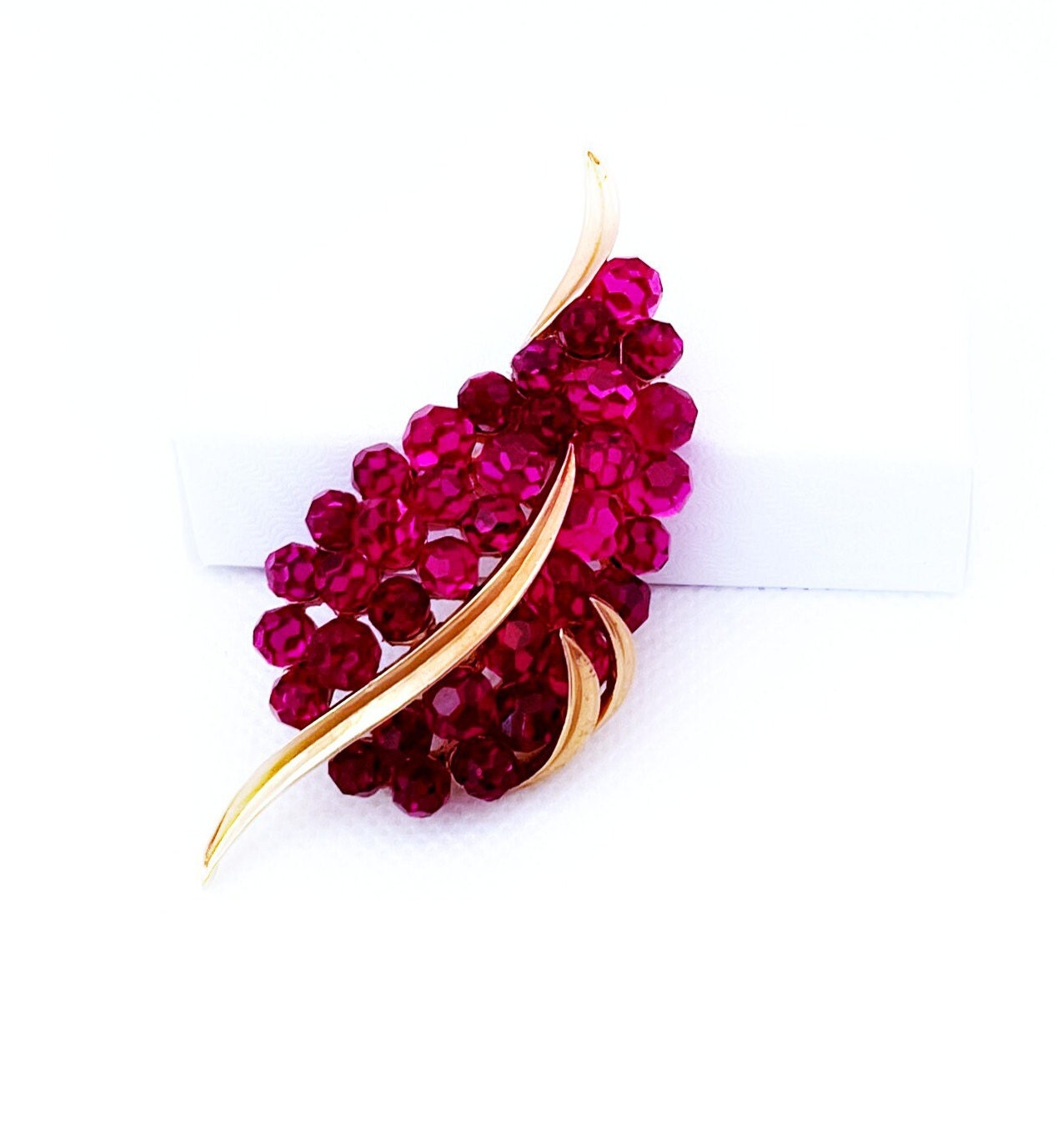 Vintage Crown Trifari Fuchsia Pink Briolette Brooch, Vintage Crown ...