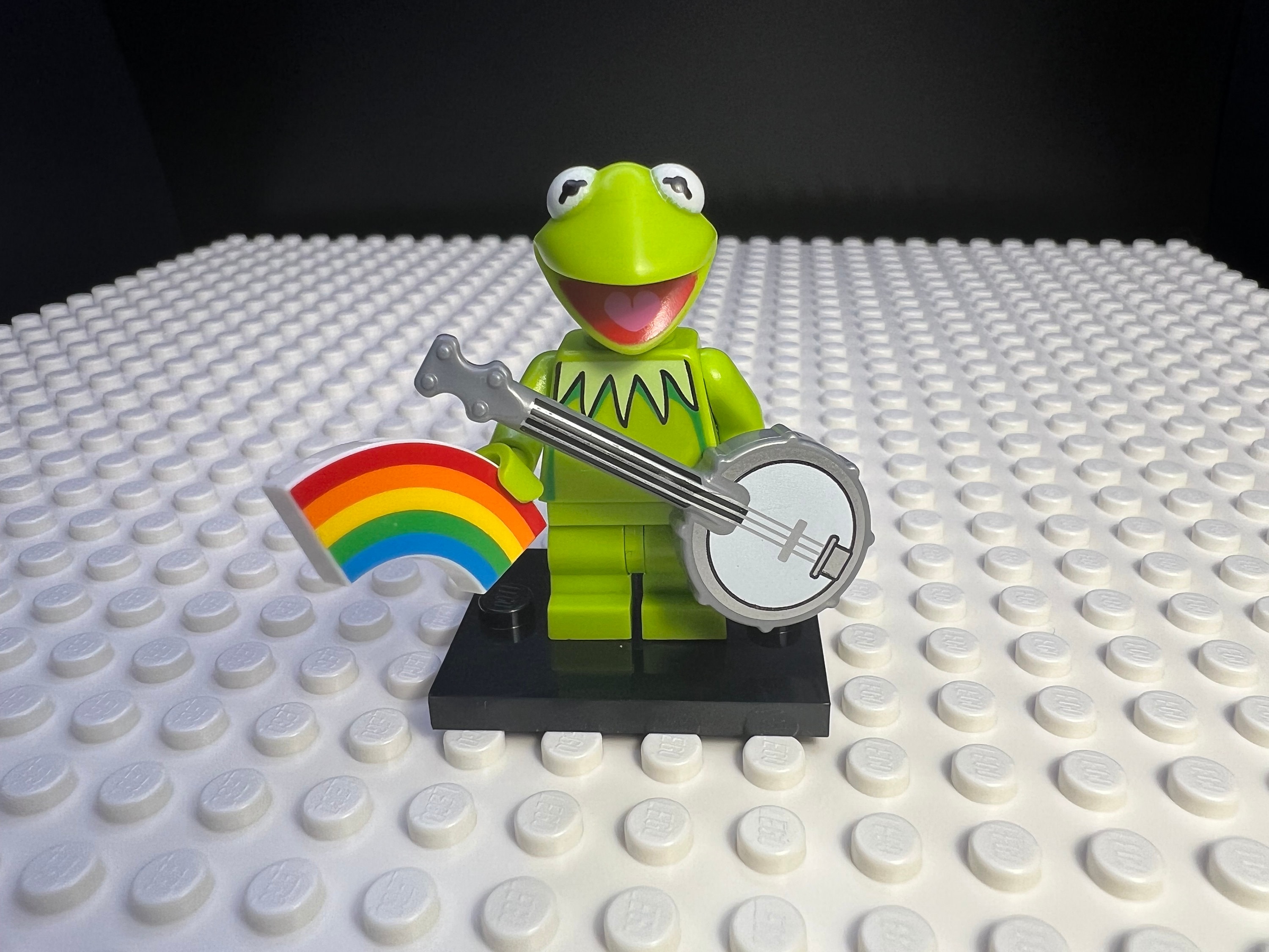 Kermit the Frog LEGO® Muppet Collectable Minifigure 71033. - Etsy